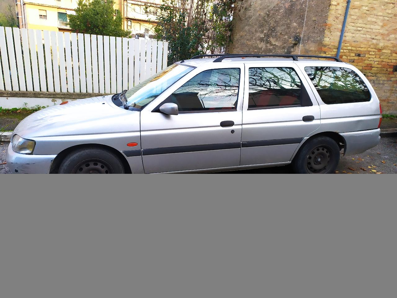 Annunci - Auto - Ford Escort 1.8 td sw vendo nello stato o per ricambi